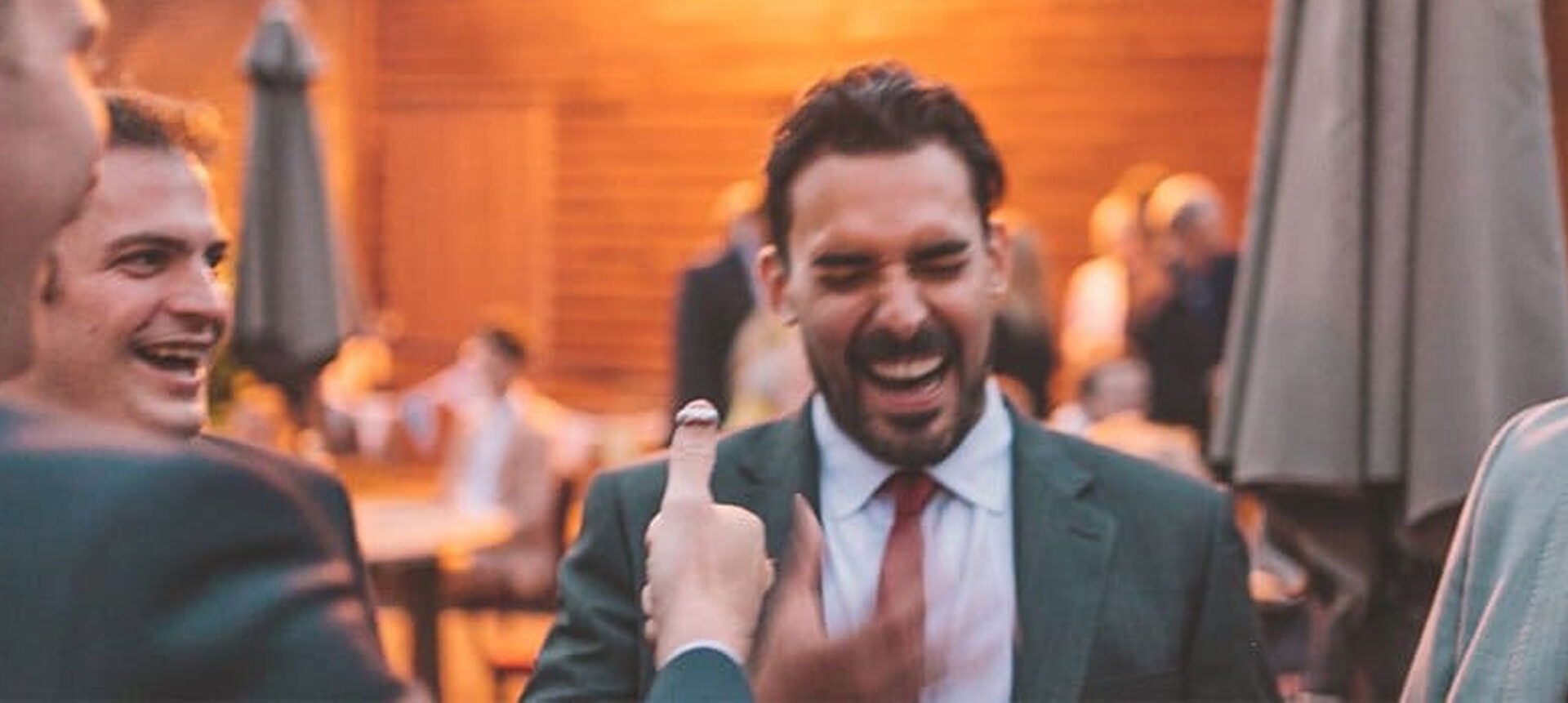 Dubai Magician: Greg Williamson | Corporate | Parties | UAE Magician